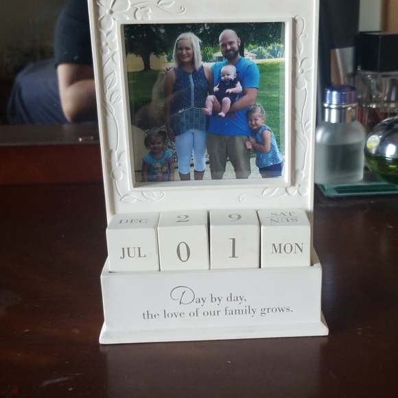 Hallmark | Office | Perpendicular Calendar With Picture Frame Attached ...